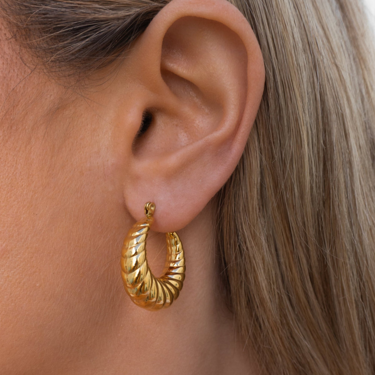 Zara Hoops | Medium – JacqMaria Jewelry